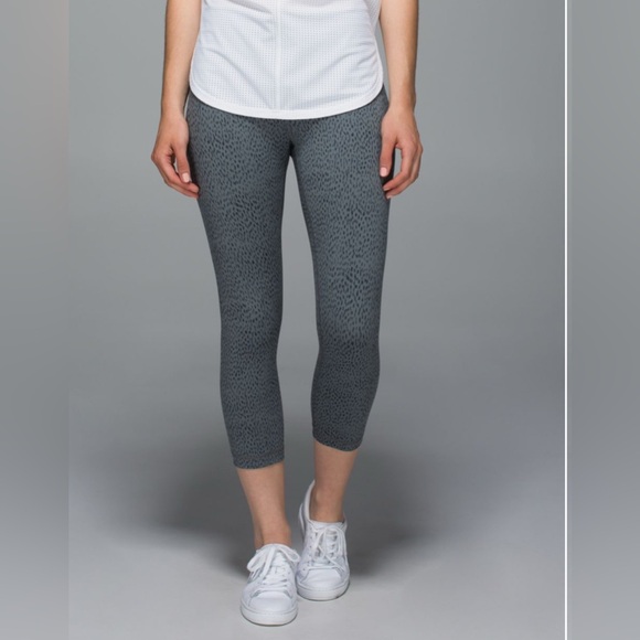 lululemon athletica | Pants & Jumpsuits | Lululemon Wunder Under Crop ...